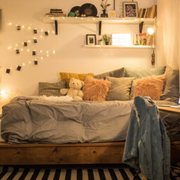 8 Dorm Room Must-Haves | Cartageous